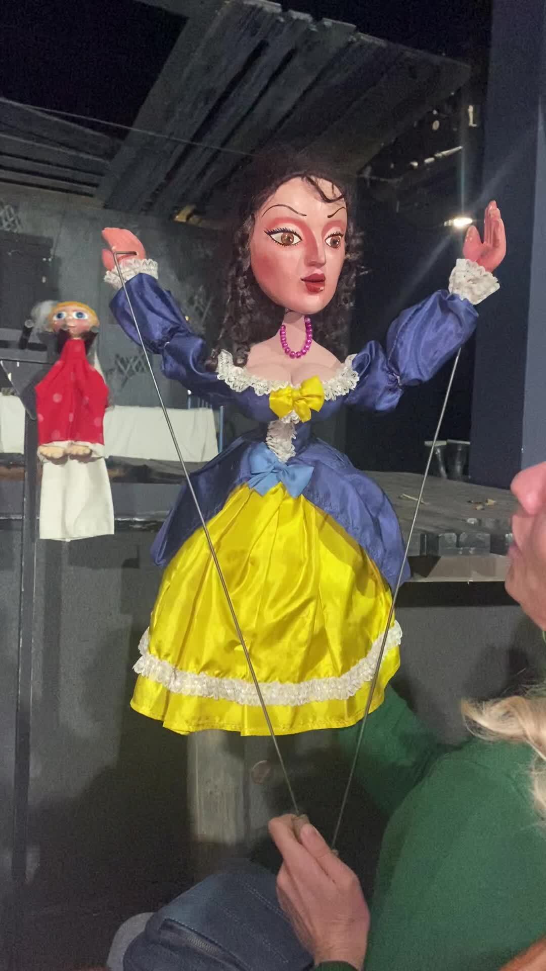 У этой куколки поднимается грудь