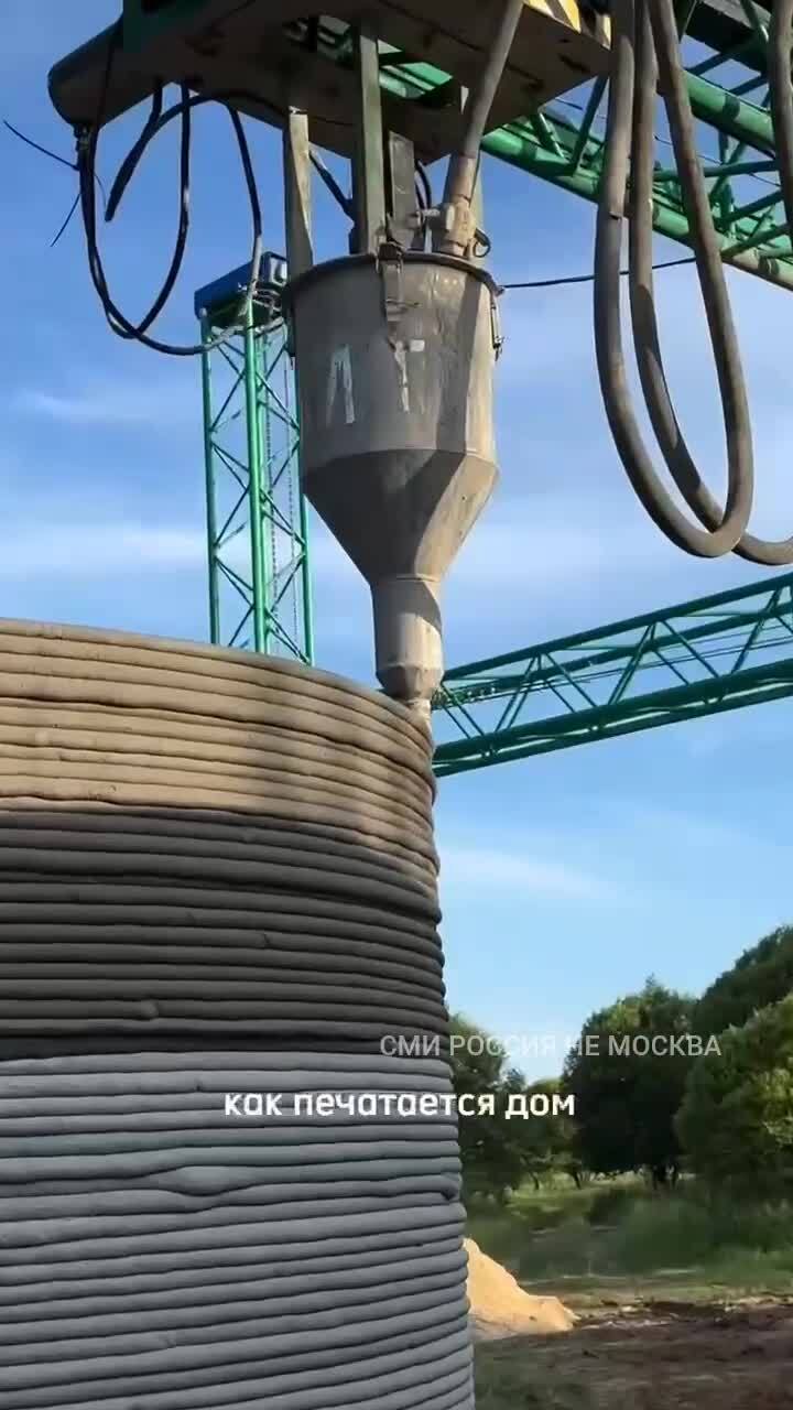 Работяга с клавиатурой вместо шпателя 😳«Печатать дома на 3d принтерах